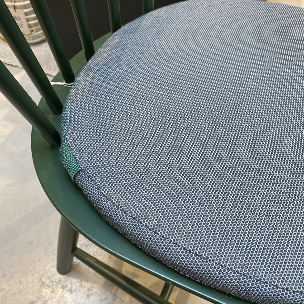 J46 - stoel + zitkussen - army green | Gouts et couleurs